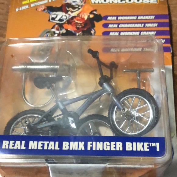 Toys | New Flick Trix Spin Master Series 1 1999 Finger Bikes Mongoose ...